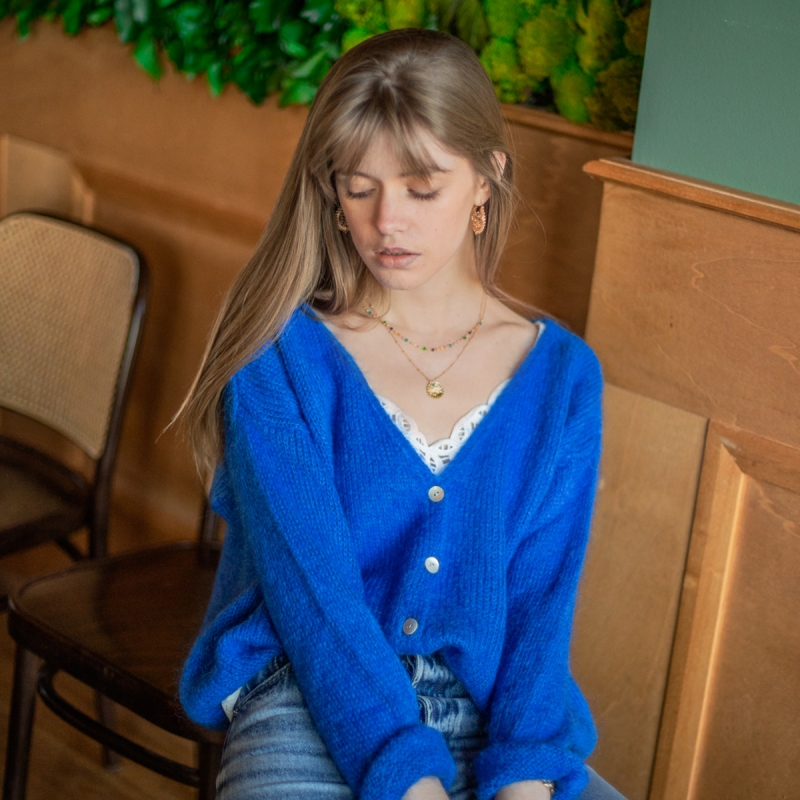 Gilet boutons nacre, en mohair, bleu électrique - Perrine & Antoinette