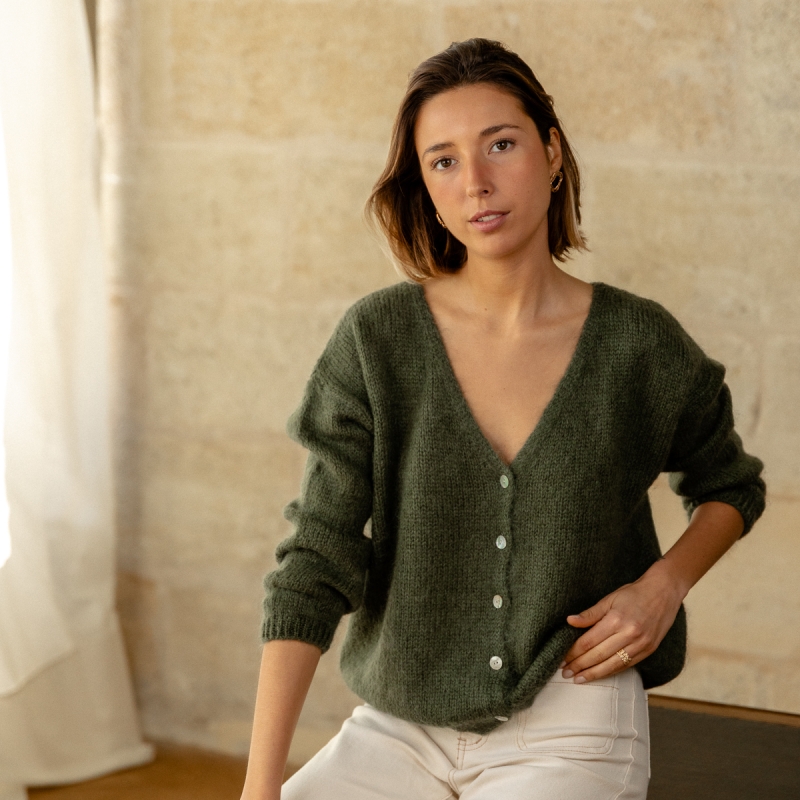 Gilet boutons nacre, en mohair, vert kaki - Perrine & Antoinette